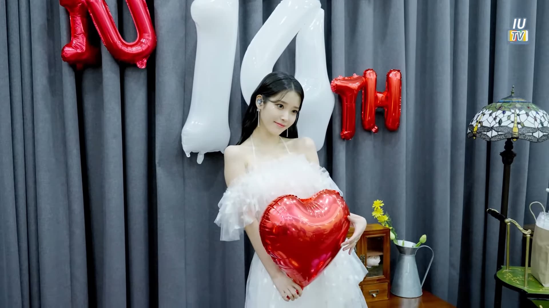 平常都不會稱讚女兒！IU 爸爸看完演唱會後竟然做出「罕見舉動」 - LUVKPOP