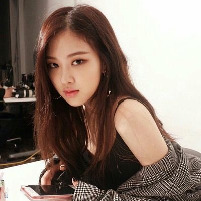 陸劇亂用 Rosé 圖 P 成性工作者！遭網批不尊重女性後道歉 - LUVKPOP