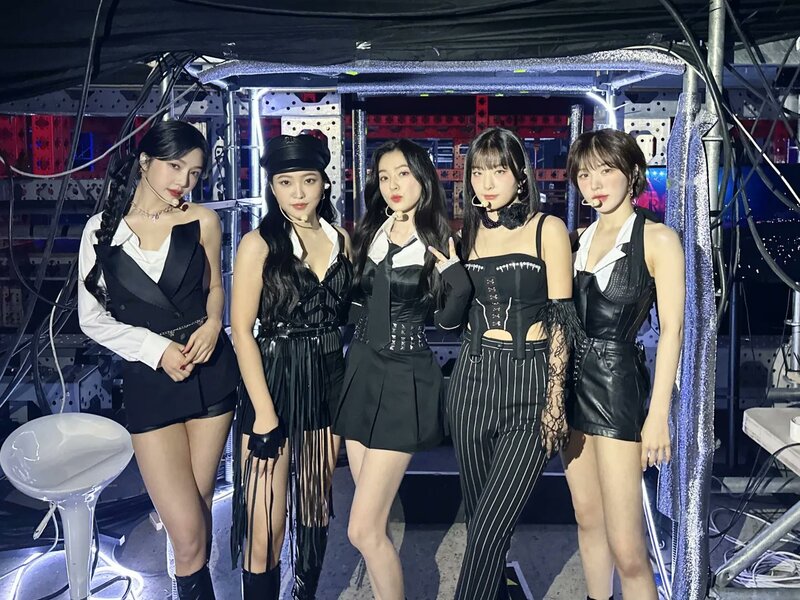 全體續約有戲？Red Velvet 宣布 11 月回歸，時隔 6 年發行正規三輯！ - LUVKPOP